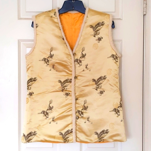 Jackets & Coats | Nwot Womans Asian Style Quilted Vest With Fluffy ...